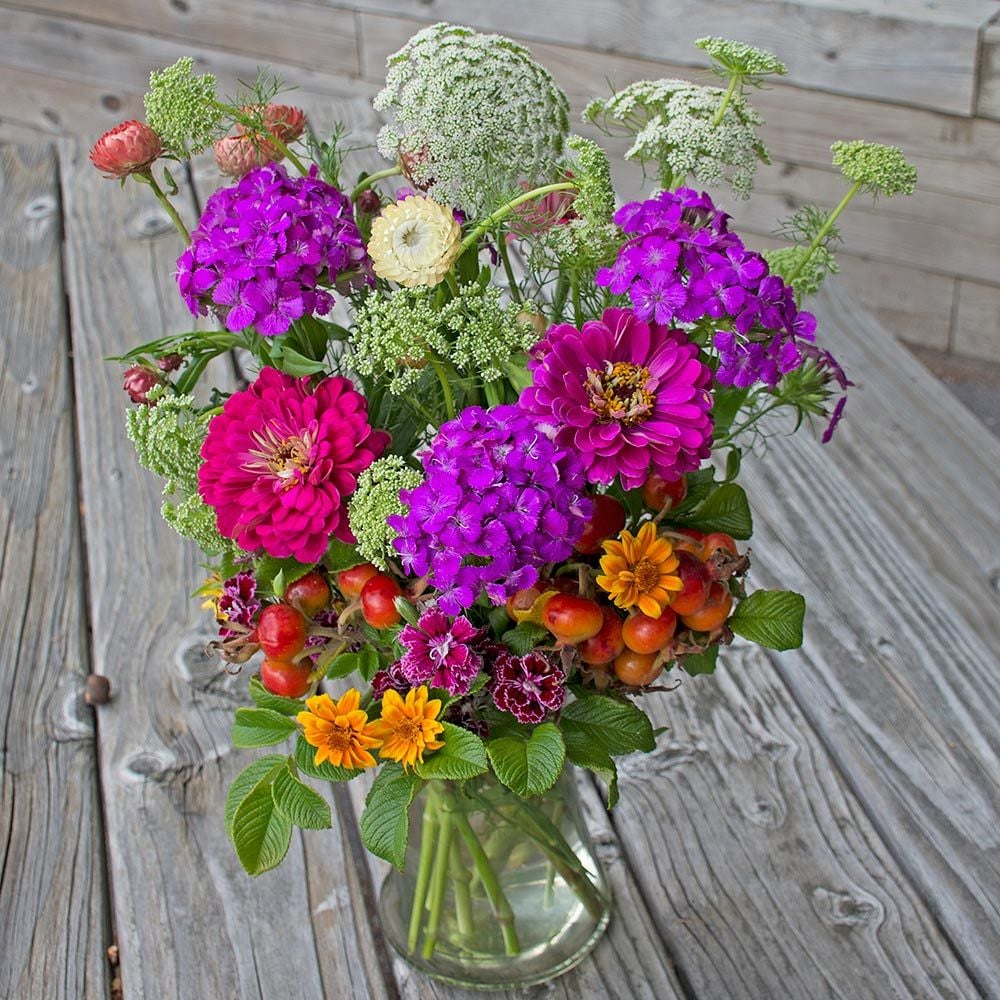 Muddy Feet Flower Farm's Seasonal, Fresh-Picked Flower Bouquet | White ...