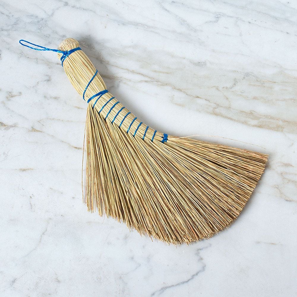 Quick Sweep Curved Brush | White Flower Farm Quick Sweep Curved Brush | White Flower Farm