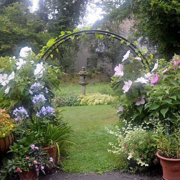 Moon Gate Garden Arch | White Flower Farm